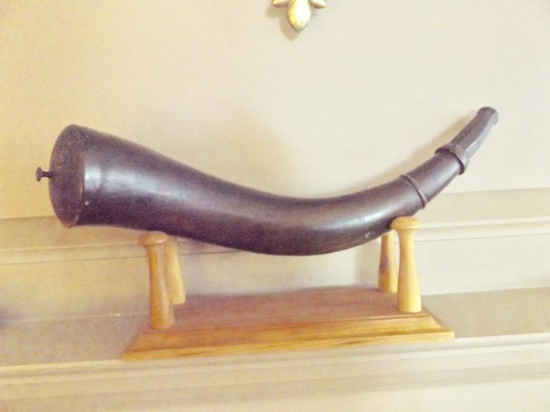 REVOLUTIONARY PERIOD POWDERHORN | Revolutionary War Arms